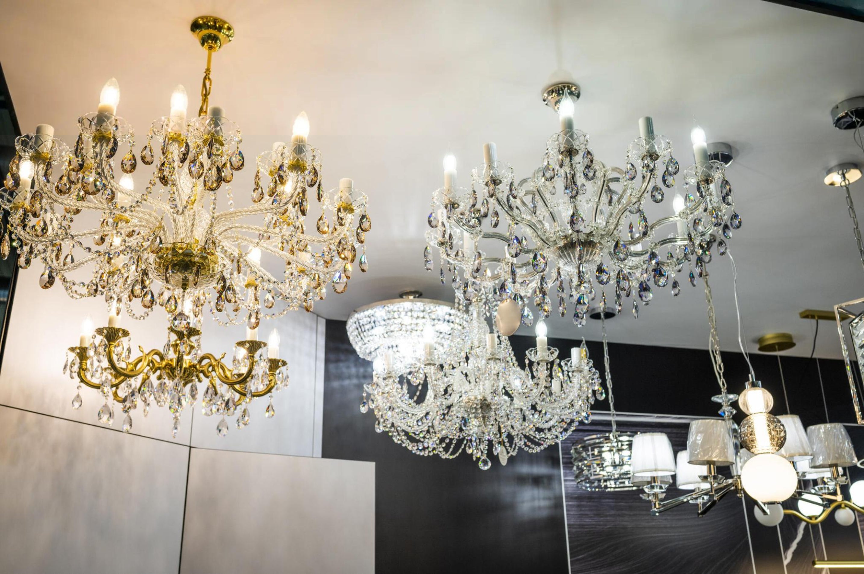 High-End Luxury Chandeliers: Understanding The Value and Resale Potent